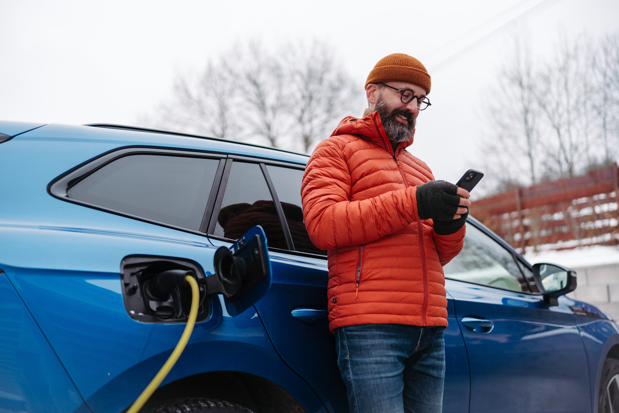 EV Cars in Winter: Tips for Driving Electric in the Cold | Motorlet