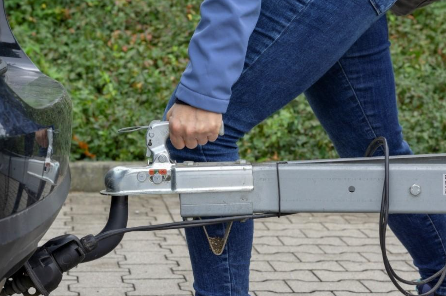 Can I Add A Tow Bar To A Leased Car? | Motorlet
